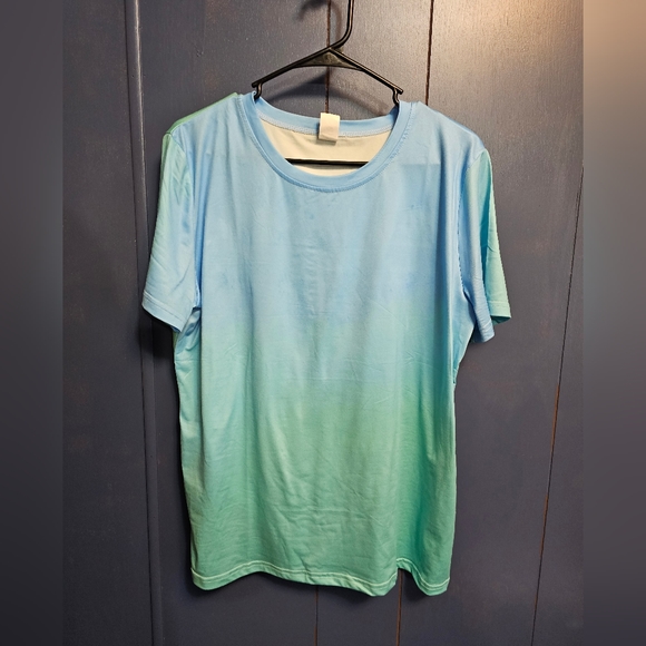 Tops | Gradient Tshirt | Poshmark